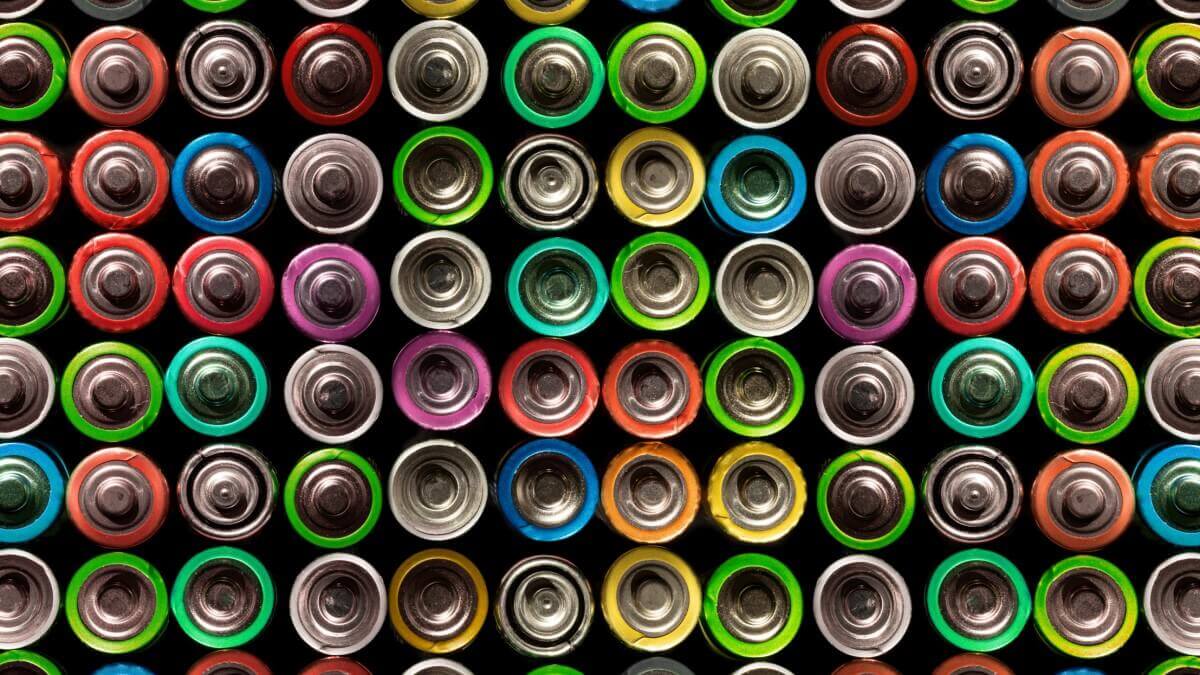 How do batteries work? - http://cleantechopportunities.com/